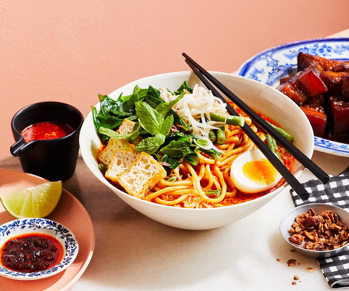 Curry laksa recipe (laksa lemak) by Ho Jiak's Junda Khoo | Gourmet ...