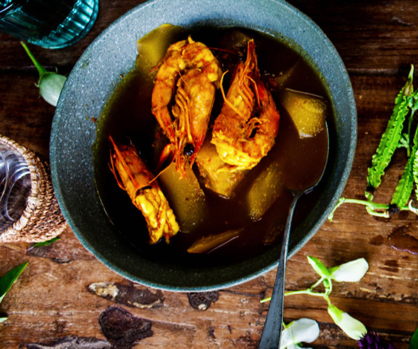 Sour orange fish curry recipe (gaeng som) | Gourmet Traveller