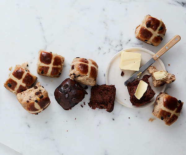 A classic hot cross bun recipe | Gourmet Traveller