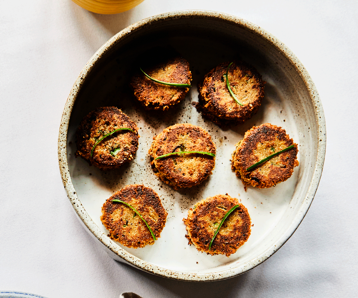 Wattleseed and poppy seed fritter (posto bora) recipe | Gourmet Traveller