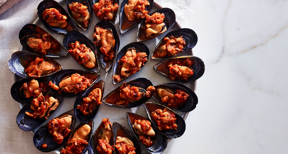 Mussels with chilli and shiitake recipe | Gourmet Traveller